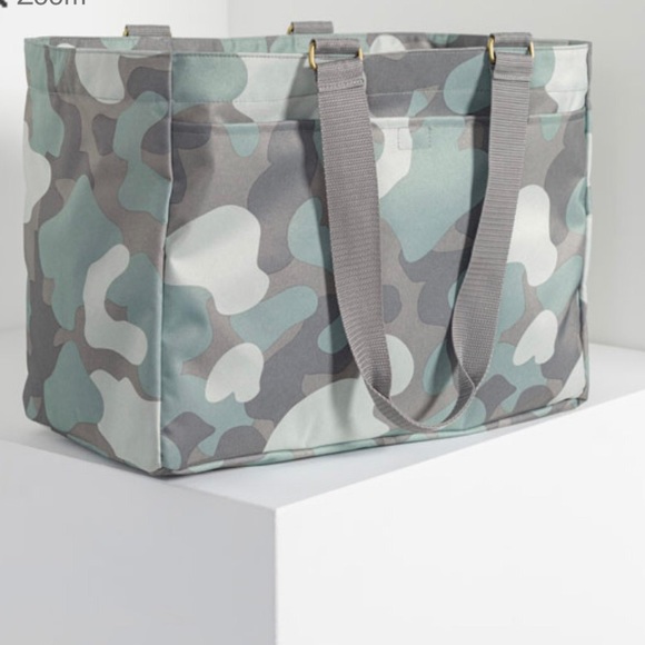 thirty-one | Bags | Soft Camo Everyday Essentials Tote | Poshmark